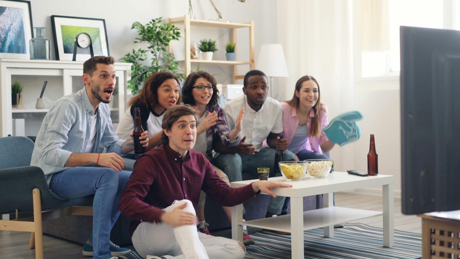 Streaming vs. Linear TV Ads: Which Is Right for You? - DW Creative